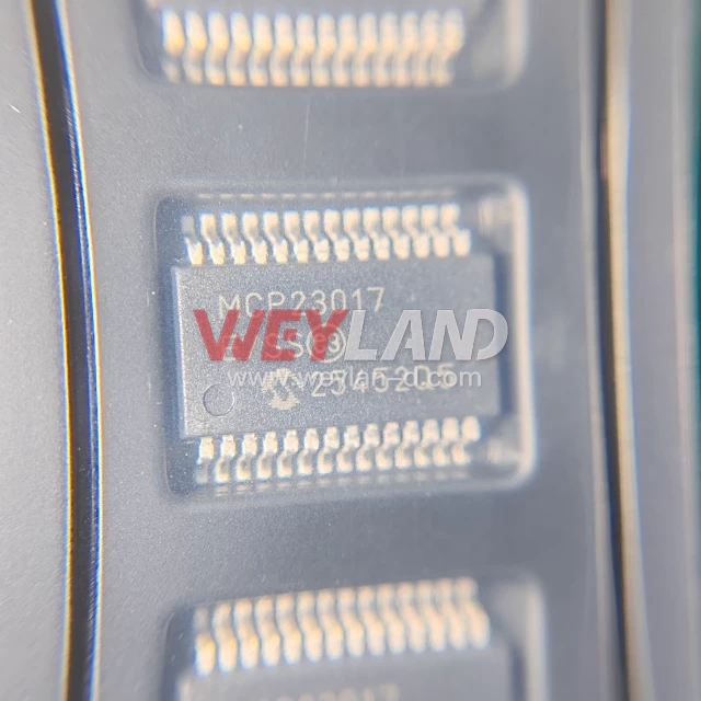 How many chips are used in an 800g optical module? | Weyland